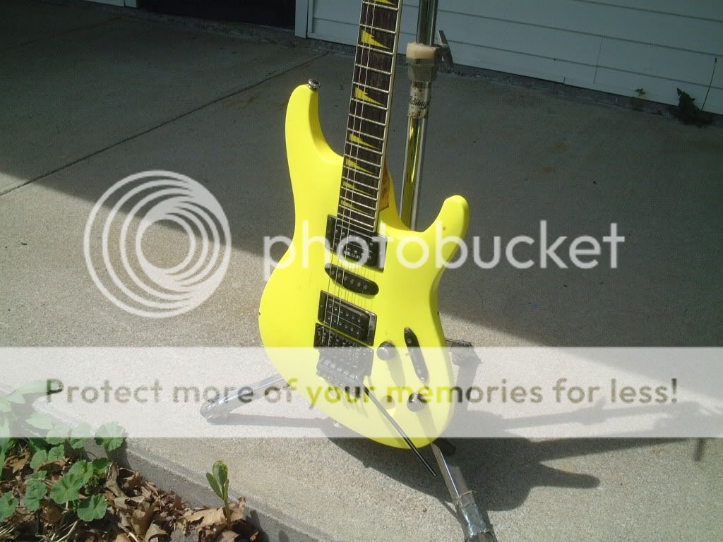 Charvel Spectrum, Ibanez Gambale, Yamaha 1221M Pacifica - Electric ...